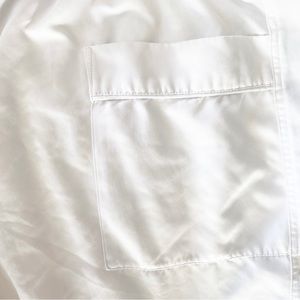 Marriott | Intimates & Sleepwear | The Jw Marriott Velour Bath Robe Is ...